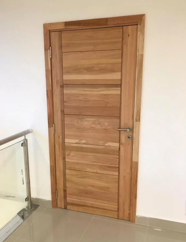 Puertas de Madera Sólida – BETA_038